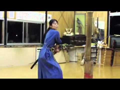 Samurai Girl Goes from Deadly to Cute in a Split Second | Spinning ...